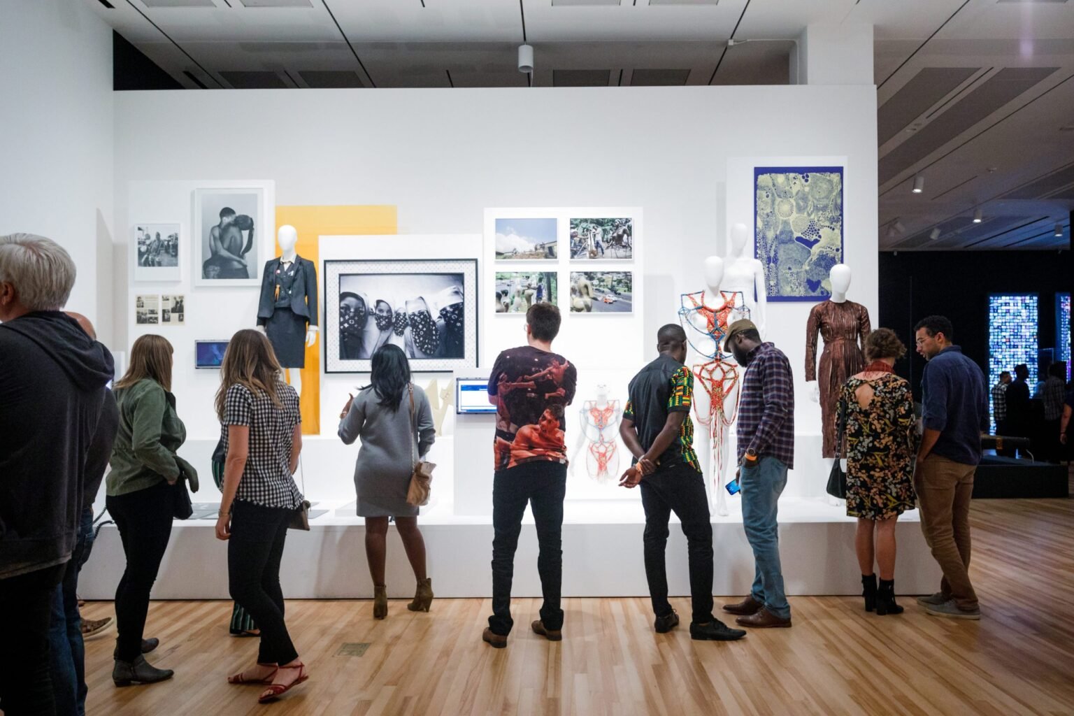 How Curator Choose Artist's Work